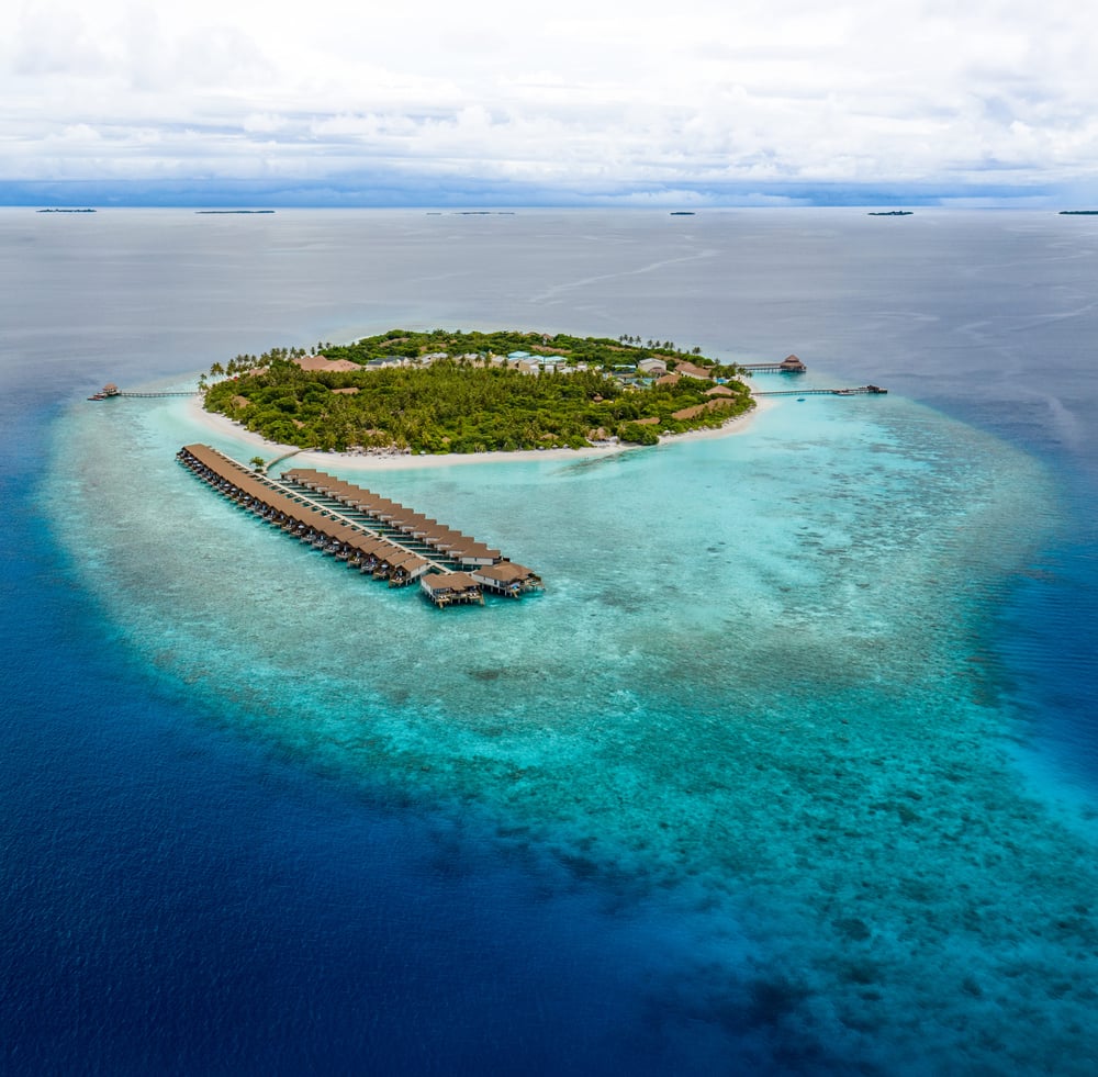 Reethi Faru Resort Maldives offerta sconto volo incluso - MondoMaldive